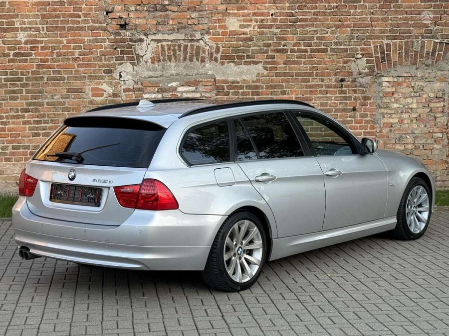 Grey BMW 325 2011 in Kedainiai, with an engine capacity of 3.00 L and mileage of 327 thousand km for 5599 €, photo 8 on AUTOMOTO.COM.LV