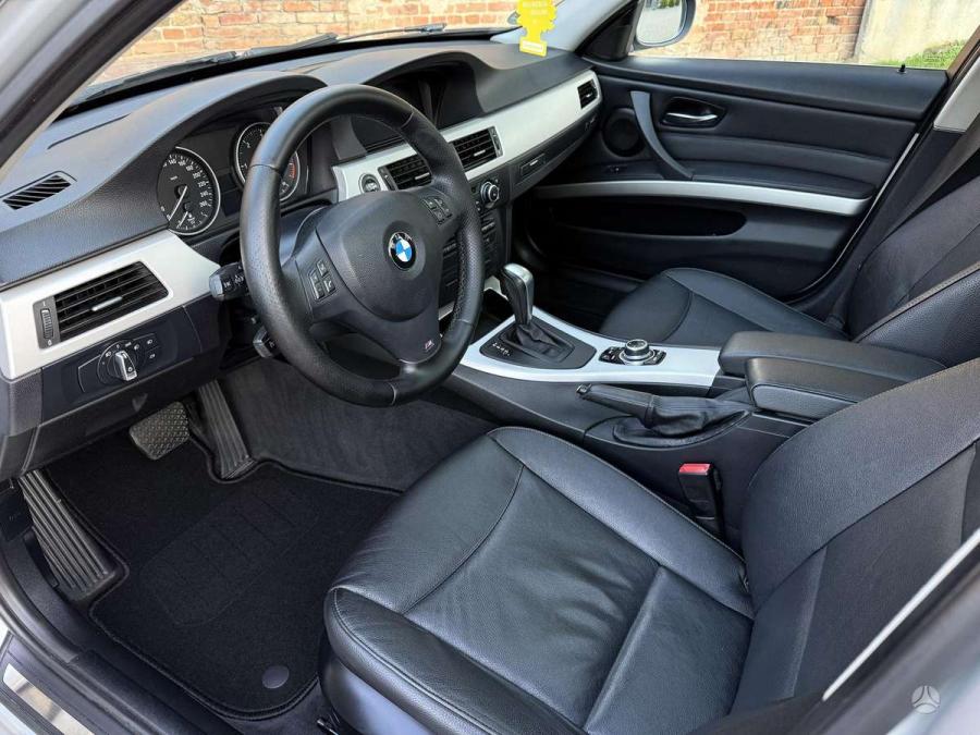 Grey BMW 325 2011 in Kedainiai, with an engine capacity of 3.00 L and mileage of 327 thousand km for 5599 €, photo 13 on AUTOMOTO.COM.LV