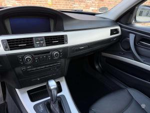 Grey BMW 325 2011 in Kedainiai, with an engine capacity of 3.00 L and mileage of 327 thousand km for 5599 €, photo 22 on AUTOMOTO.COM.LV