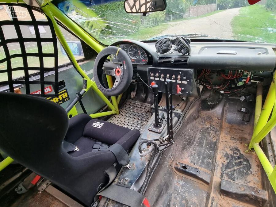 BMW 325 1994 Viļņa, ar dzinēja tilpumu 2.50 L un nobraukumu 111 tūkst. km par 5500 €, foto 6 vietnē AUTOMOTO.COM.LV