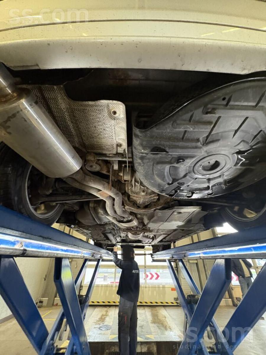 BMW 325 2002 Rīga, ar dzinēja tilpumu 2.50 L un nobraukumu 220 tūkst. km par 3550 €, foto 3 vietnē AUTOMOTO.COM.LV