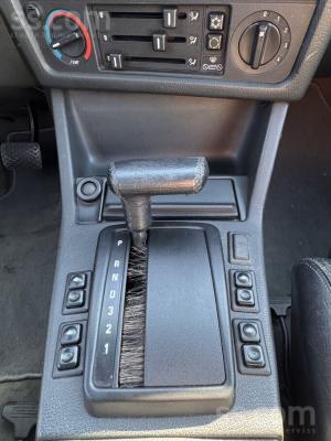 Sarkans BMW 325 1988 Rīga, ar dzinēja tilpumu 2.50 L un nobraukumu 97 tūkst. km par 21500 €, foto 13 vietnē AUTOMOTO.COM.LV