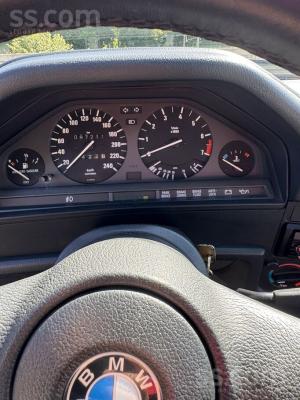 Sarkans BMW 325 1988 Rīga, ar dzinēja tilpumu 2.50 L un nobraukumu 97 tūkst. km par 21500 €, foto 14 vietnē AUTOMOTO.COM.LV