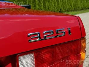 Red BMW 325 1988 in Riga, with an engine capacity of 2.50 L and mileage of 98 thousand km for 17490 €, photo 11 on AUTOMOTO.COM.LV