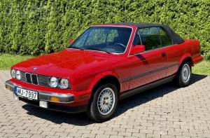 Red BMW 325 1988 in Riga, with an engine capacity of 2.50 L and mileage of 98 thousand km for 17490 €, photo 12 on AUTOMOTO.COM.LV
