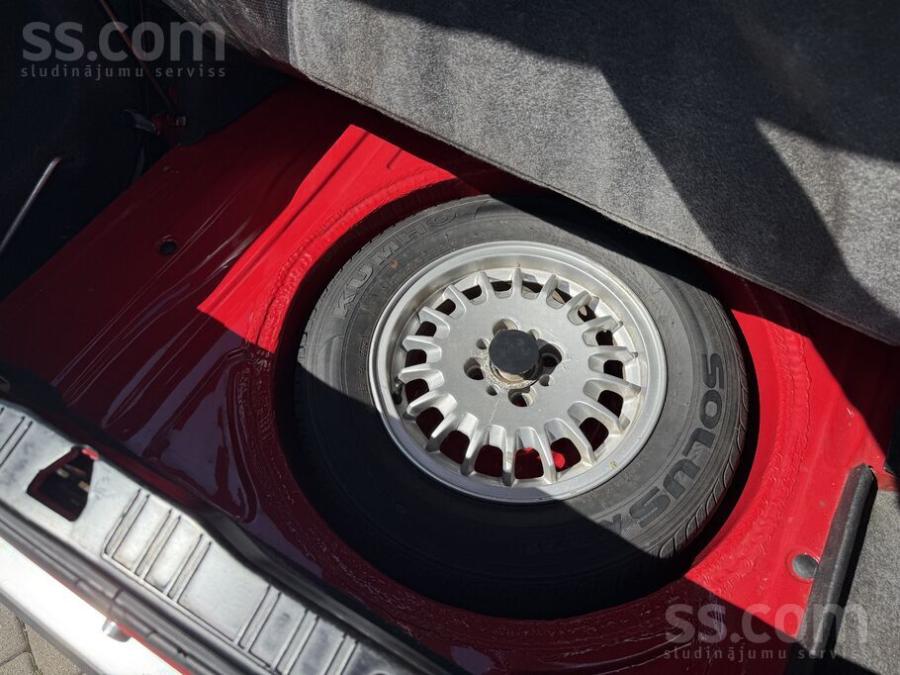 Red BMW 325 1988 in Riga, with an engine capacity of 2.50 L and mileage of 98 thousand km for 17490 €, photo 18 on AUTOMOTO.COM.LV