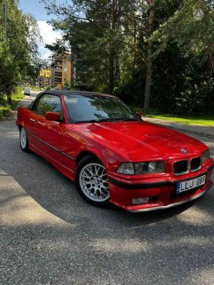 Sarkans BMW 325 1994 Viļņa, ar dzinēja tilpumu 2.49 L un nobraukumu 235 tūkst. km par 9500 €, foto  vietnē AUTOMOTO.COM.LV
