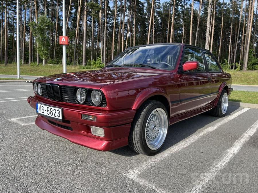 Red BMW 325 1987 in Riga, with an engine capacity of 2.50 L and mileage of 337 thousand km for 16000 €, photo 1 on AUTOMOTO.COM.LV