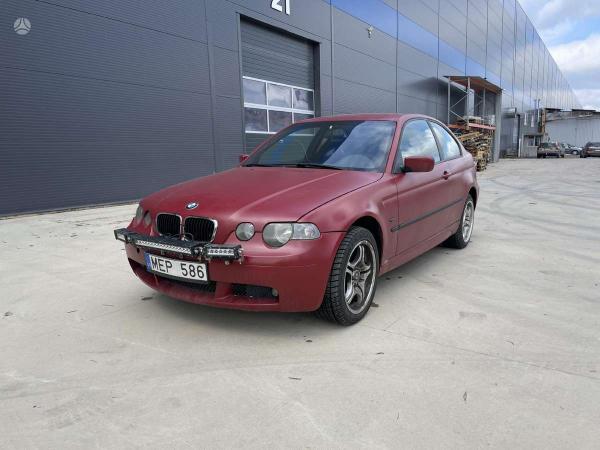 Red BMW 325 2003 in Panevezys, with an engine capacity of 2.49 L and mileage of 250 thousand km for 9200 €, photo 3 on AUTOMOTO.COM.LV