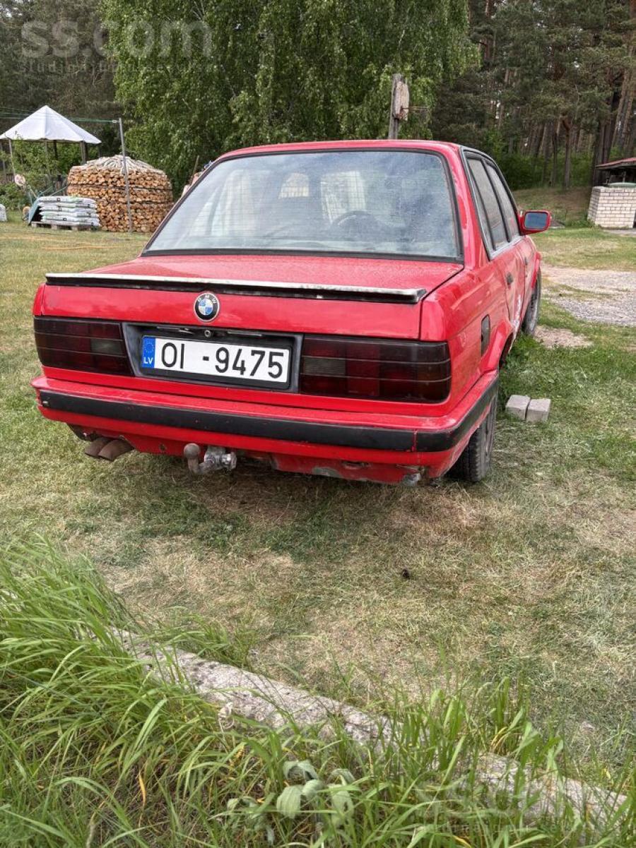 Sarkans BMW 325 1990 Rīga, ar dzinēja tilpumu 2.50 L un nobraukumu 200 tūkst. km par 1750 €, foto 5 vietnē AUTOMOTO.COM.LV