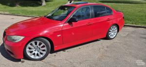 Sarkans BMW 325 2005 Kauņa, ar dzinēja tilpumu 2.50 L un nobraukumu 313 tūkst. km par 3300 €, foto  vietnē AUTOMOTO.COM.LV