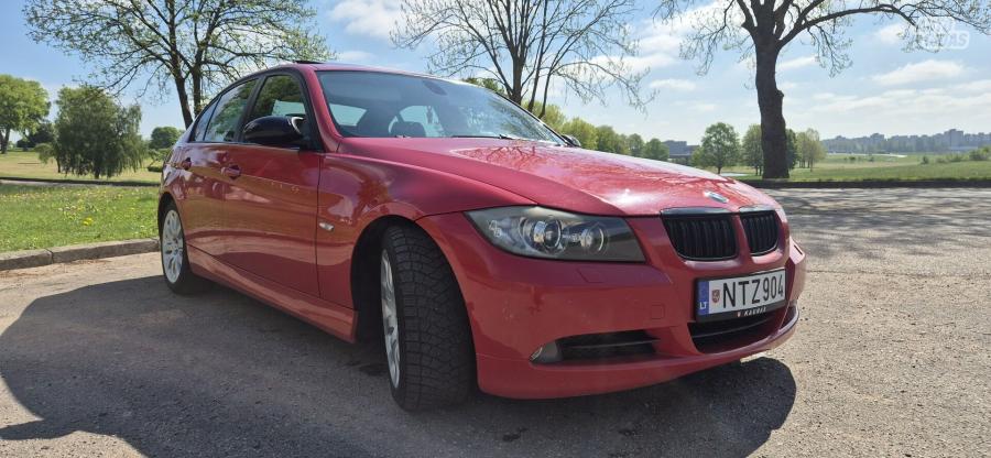 Red BMW 325 2005 in Kaunas, with an engine capacity of 2.50 L and mileage of 313 thousand km for 3300 €, photo 4 on AUTOMOTO.COM.LV