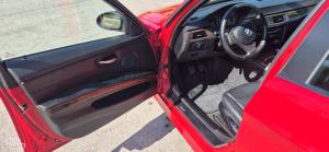 Red BMW 325 2005 in Kaunas, with an engine capacity of 2.50 L and mileage of 313 thousand km for 3300 €, photo 10 on AUTOMOTO.COM.LV