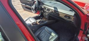 Red BMW 325 2005 in Kaunas, with an engine capacity of 2.50 L and mileage of 313 thousand km for 3300 €, photo 19 on AUTOMOTO.COM.LV