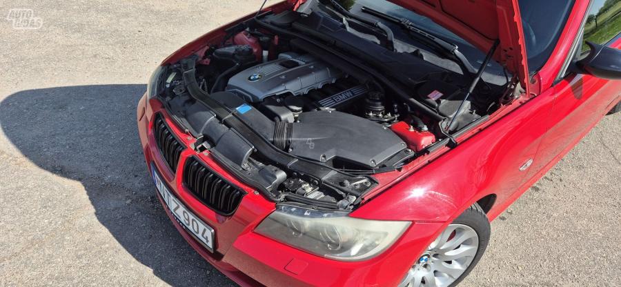Red BMW 325 2005 in Kaunas, with an engine capacity of 2.50 L and mileage of 313 thousand km for 3300 €, photo 24 on AUTOMOTO.COM.LV