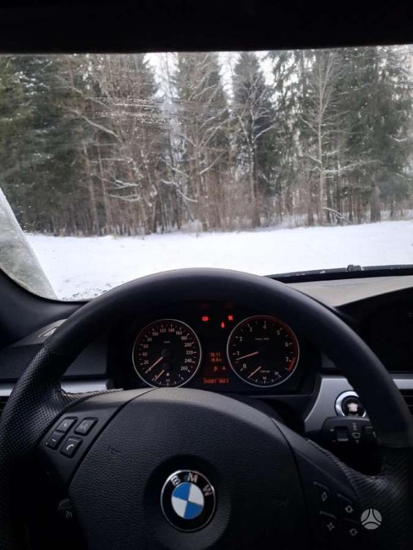 Sarkans BMW 325 2006 Šauļi, ar dzinēja tilpumu 2.50 L un nobraukumu 335 tūkst. km par 5100 €, foto 2 vietnē AUTOMOTO.COM.LV
