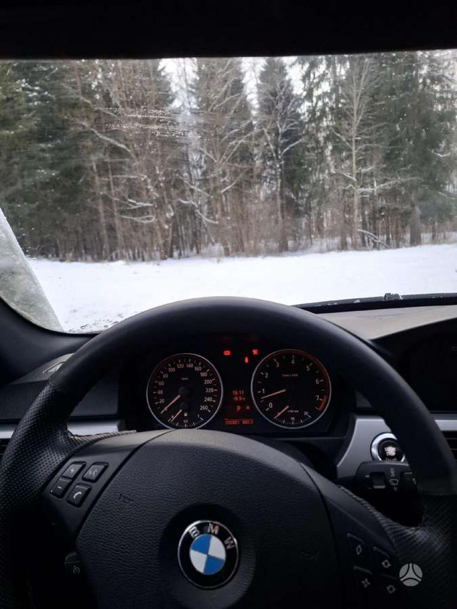 Sarkans BMW 325 2006 Šauļi, ar dzinēja tilpumu 2.50 L un nobraukumu 335 tūkst. km par 5100 €, foto 2 vietnē AUTOMOTO.COM.LV