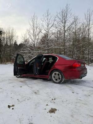 Sarkans BMW 325 2006 Šauļi, ar dzinēja tilpumu 2.50 L un nobraukumu 335 tūkst. km par 5100 €, foto 3 vietnē AUTOMOTO.COM.LV