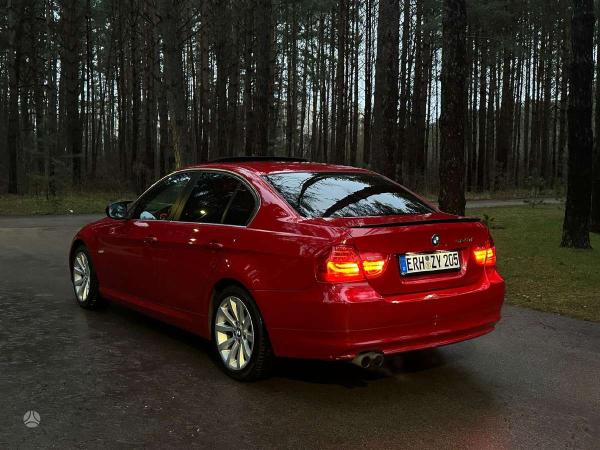 Red BMW 325 2009 in Vilnius, with an engine capacity of 2.99 L and mileage of 241 thousand km for 3900 €, photo 3 on AUTOMOTO.COM.LV