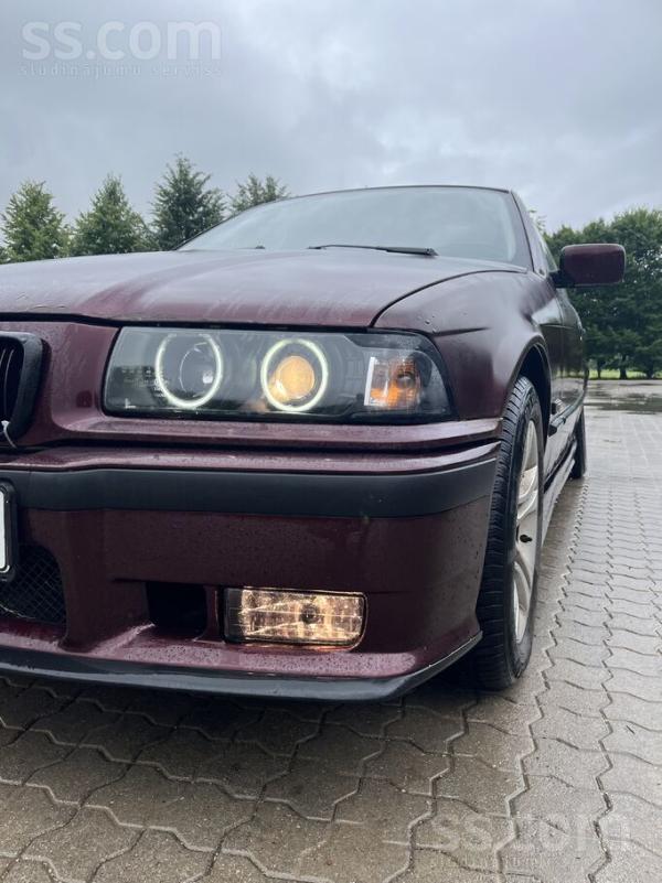 Sarkans BMW 325 1998 Liepāja, ar dzinēja tilpumu 2.50 L un nobraukumu 480 tūkst. km par 1800 €, foto 1 vietnē AUTOMOTO.COM.LV