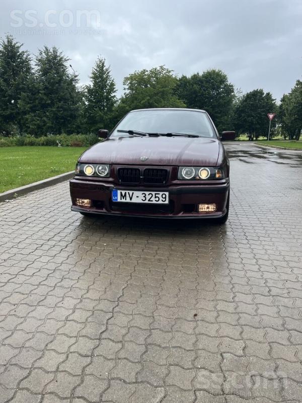 Sarkans BMW 325 1998 Liepāja, ar dzinēja tilpumu 2.50 L un nobraukumu 480 tūkst. km par 1800 €, foto 2 vietnē AUTOMOTO.COM.LV