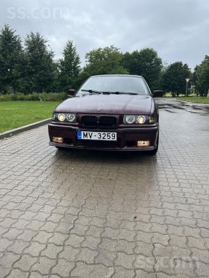Sarkans BMW 325 1998 Liepāja, ar dzinēja tilpumu 2.50 L un nobraukumu 480 tūkst. km par 1800 €, foto 3 vietnē AUTOMOTO.COM.LV