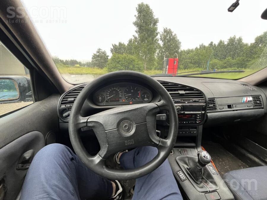 Sarkans BMW 325 1998 Liepāja, ar dzinēja tilpumu 2.50 L un nobraukumu 480 tūkst. km par 1800 €, foto 8 vietnē AUTOMOTO.COM.LV