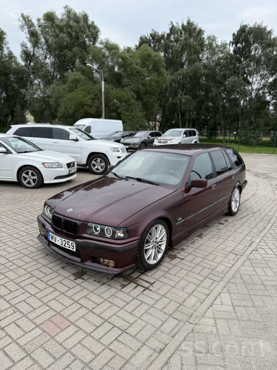 Red BMW 325 1998 in Liepaja, with an engine capacity of 2.50 L and mileage of 479 thousand km for 2200 €, photo 3 on AUTOMOTO.COM.LV