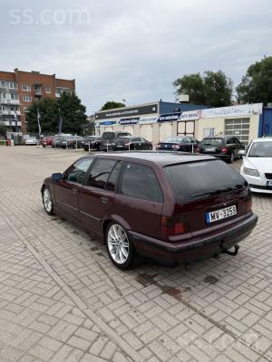 Red BMW 325 1998 in Liepaja, with an engine capacity of 2.50 L and mileage of 479 thousand km for 2200 €, photo 5 on AUTOMOTO.COM.LV