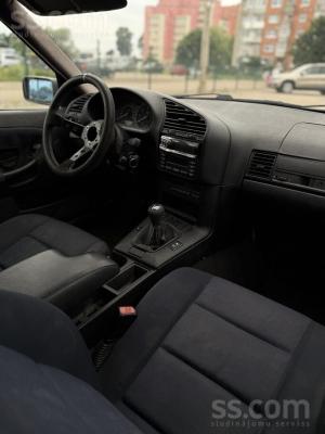 Red BMW 325 1998 in Liepaja, with an engine capacity of 2.50 L and mileage of 479 thousand km for 2200 €, photo 6 on AUTOMOTO.COM.LV