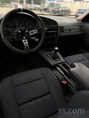 Red BMW 325 1998 in Liepaja, with an engine capacity of 2.50 L and mileage of 479 thousand km for 2200 €, photo 7 on AUTOMOTO.COM.LV