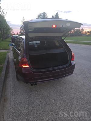 Sarkans BMW 325 2007 Cēsis, ar dzinēja tilpumu 3.00 L un nobraukumu 400 tūkst. km par 3500 €, foto 3 vietnē AUTOMOTO.COM.LV