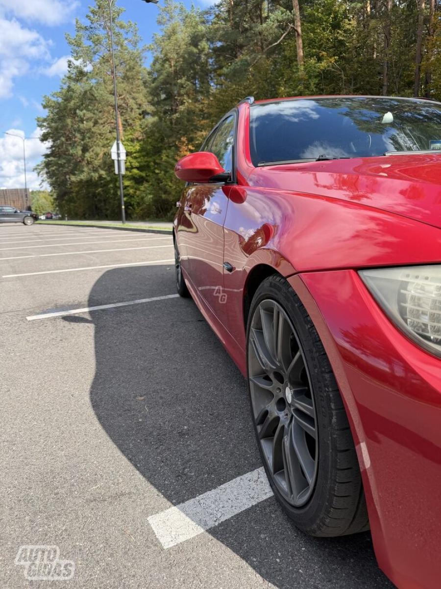 Red BMW 325 2007 in Vilnius, with an engine capacity of 3.00 L and mileage of 365 thousand km for 7200 €, photo 7 on AUTOMOTO.COM.LV