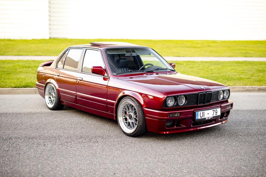 BMW 325 1989 Rīga, ar dzinēja tilpumu 2.50 L un nobraukumu 188 tūkst. km par 19999 €, foto 1 vietnē AUTOMOTO.COM.LV