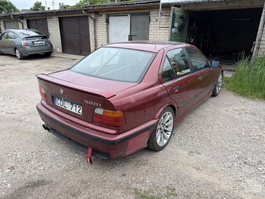 БМВ 325 1993 в Кельме, объемом двигателя 2.50 л и пробегом 200 тыс. км за 3900 €, фото 5 на AUTOMOTO.COM.LV