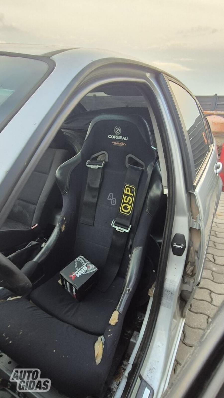 BMW 325 1998 in Siauliai, with an engine capacity of 2.50 L and mileage of 150 thousand km for 2350 €, photo 6 on AUTOMOTO.COM.LV