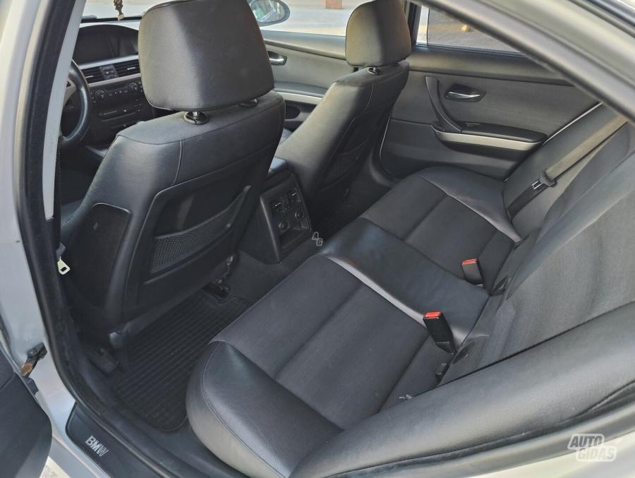 BMW 325 2005 Kauņa, ar dzinēja tilpumu 2.50 L un nobraukumu 298 tūkst. km par 3500 €, foto 13 vietnē AUTOMOTO.COM.LV