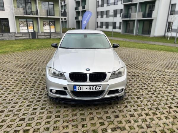 BMW 325 2006 in Ogre, with an engine capacity of 2.50 L and mileage of 270 thousand km for 5500 €, photo 2 on AUTOMOTO.COM.LV