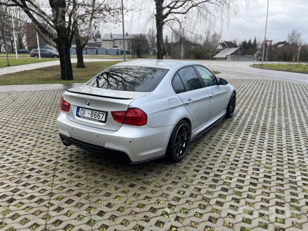 BMW 325 2006 in Ogre, with an engine capacity of 2.50 L and mileage of 270 thousand km for 5500 €, photo 5 on AUTOMOTO.COM.LV