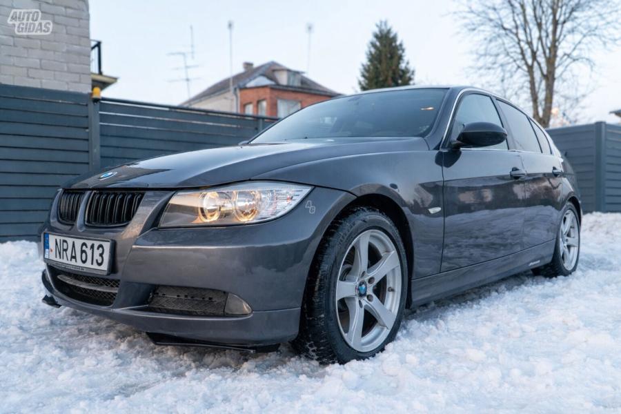 BMW 325 2006 in Kaunas, with an engine capacity of 3.00 L and mileage of 355 thousand km for 4950 €, photo 3 on AUTOMOTO.COM.LV