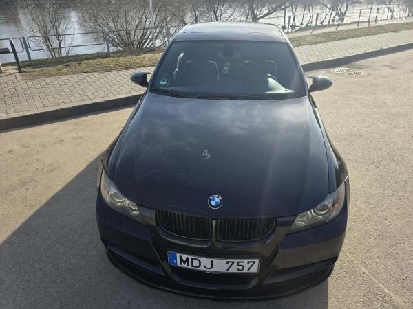 BMW 325 2006 in Jonava, with an engine capacity of 2.50 L and mileage of 263 thousand km for 5600 €, photo 3 on AUTOMOTO.COM.LV
