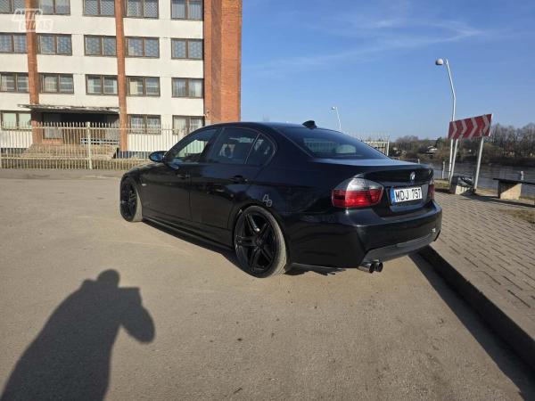 BMW 325 2006 in Jonava, with an engine capacity of 2.50 L and mileage of 263 thousand km for 5600 €, photo 6 on AUTOMOTO.COM.LV