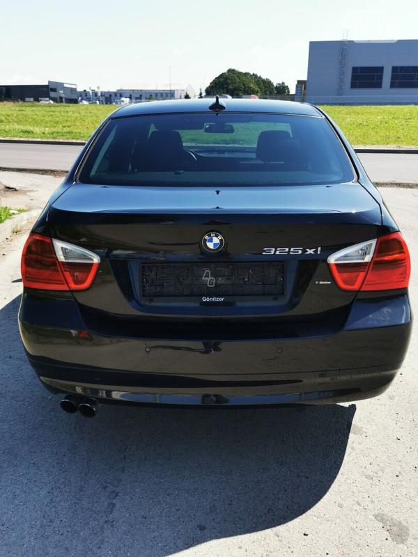 BMW 325 2006 in Siauliai, with an engine capacity of 2.50 L and mileage of 221 thousand km for 3200 €, photo 4 on AUTOMOTO.COM.LV