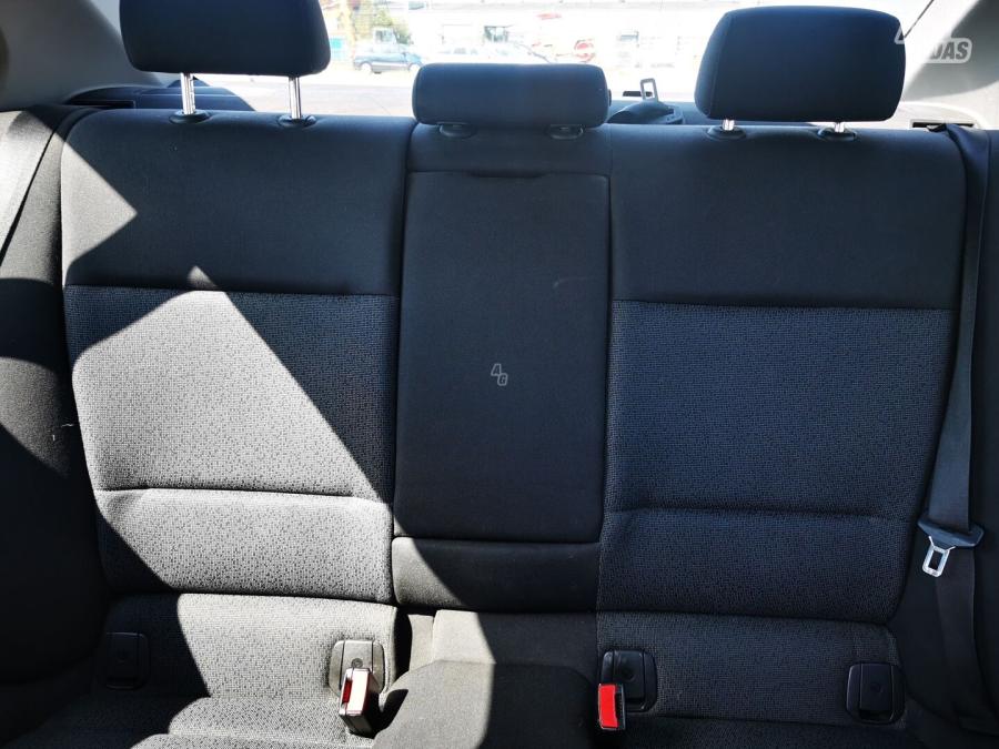 BMW 325 2006 in Siauliai, with an engine capacity of 2.50 L and mileage of 221 thousand km for 3200 €, photo 9 on AUTOMOTO.COM.LV