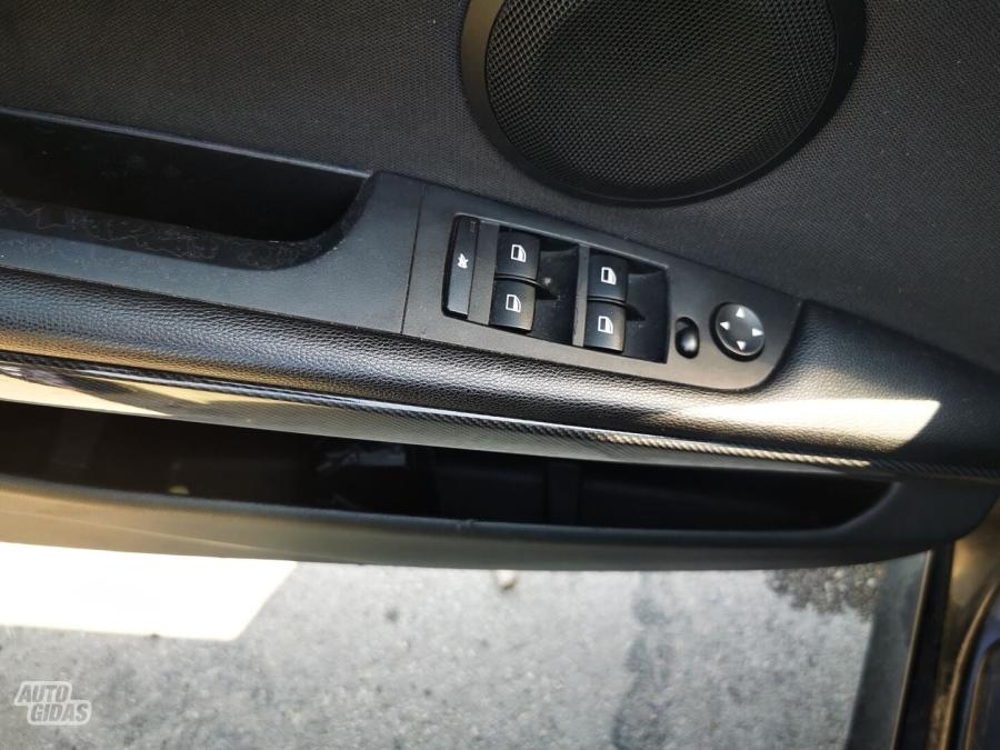 BMW 325 2006 in Siauliai, with an engine capacity of 2.50 L and mileage of 221 thousand km for 3200 €, photo 10 on AUTOMOTO.COM.LV