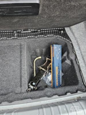 BMW 325 2006 Viļņa, ar dzinēja tilpumu 3.00 L un nobraukumu 469 tūkst. km par 2950 €, foto 17 vietnē AUTOMOTO.COM.LV