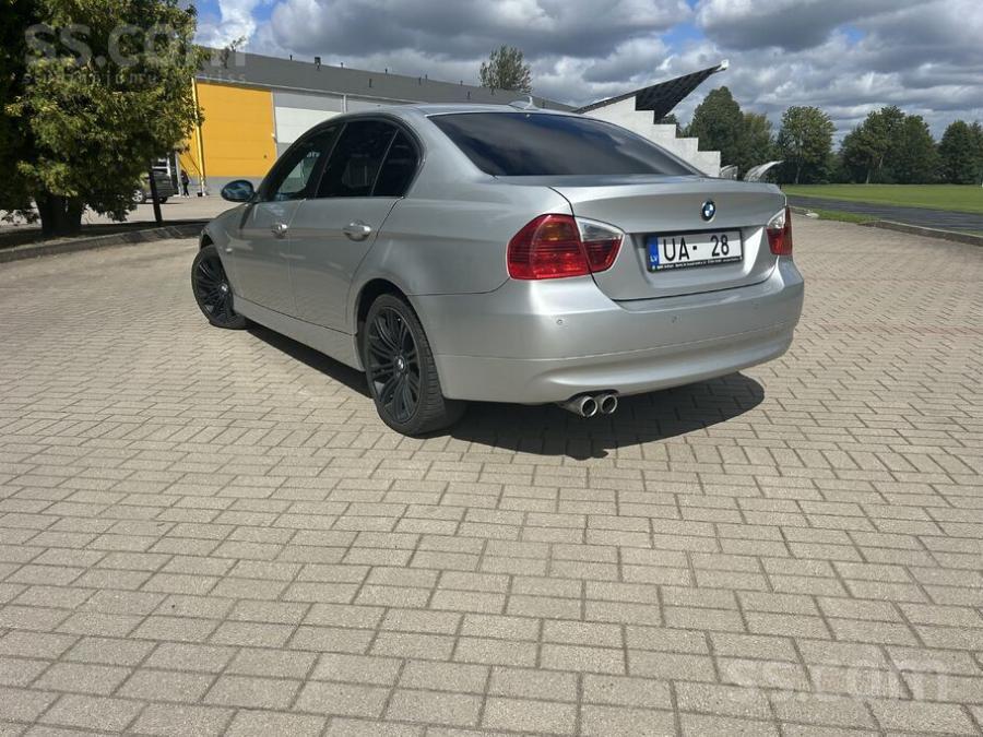 BMW 325 2007 in Saldus, with an engine capacity of 2.50 L and mileage of 340 thousand km for 5400 €, photo 5 on AUTOMOTO.COM.LV