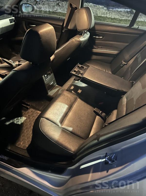 BMW 325 2007 in Bauska, with an engine capacity of 3.00 L and mileage of 281 thousand km for 4500 €, photo 6 on AUTOMOTO.COM.LV
