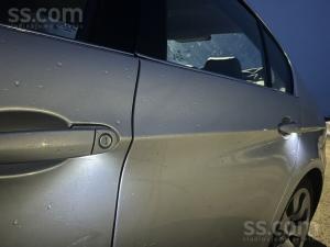 BMW 325 2007 in Bauska, with an engine capacity of 3.00 L and mileage of 281 thousand km for 4500 €, photo 8 on AUTOMOTO.COM.LV