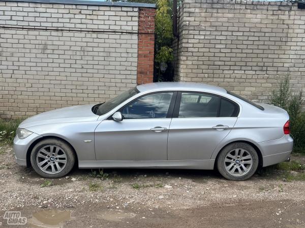 BMW 325 2008 Kauņa, ar dzinēja tilpumu 2.50 L un nobraukumu 313 tūkst. km par 1350 €, foto 4 vietnē AUTOMOTO.COM.LV
